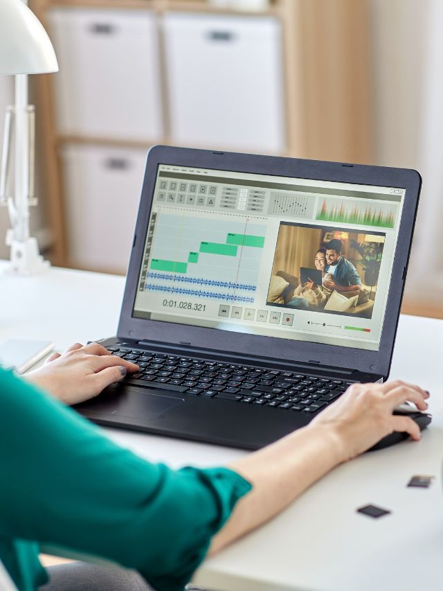 Top Vlogging Editing Software For Your Videos | Web Stories