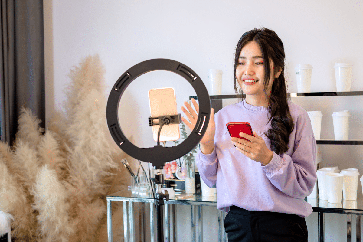 Live Streaming, Influencer Marketing Key To Hong Kong Retailers’ Success In Mainland China